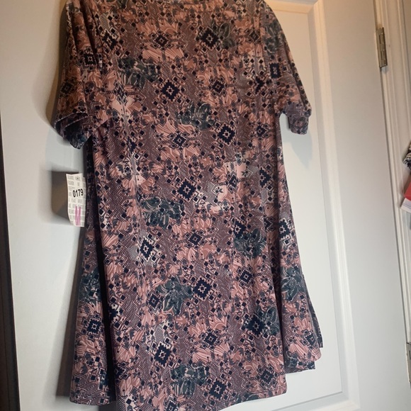 LuLaRoe | Tops | New With Tags Lularoe Perfect T | Poshmark